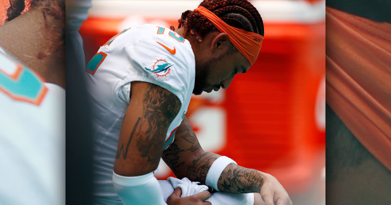 Dolphins Receiver Albert Wilson Is Still Kneeling During National Anthem